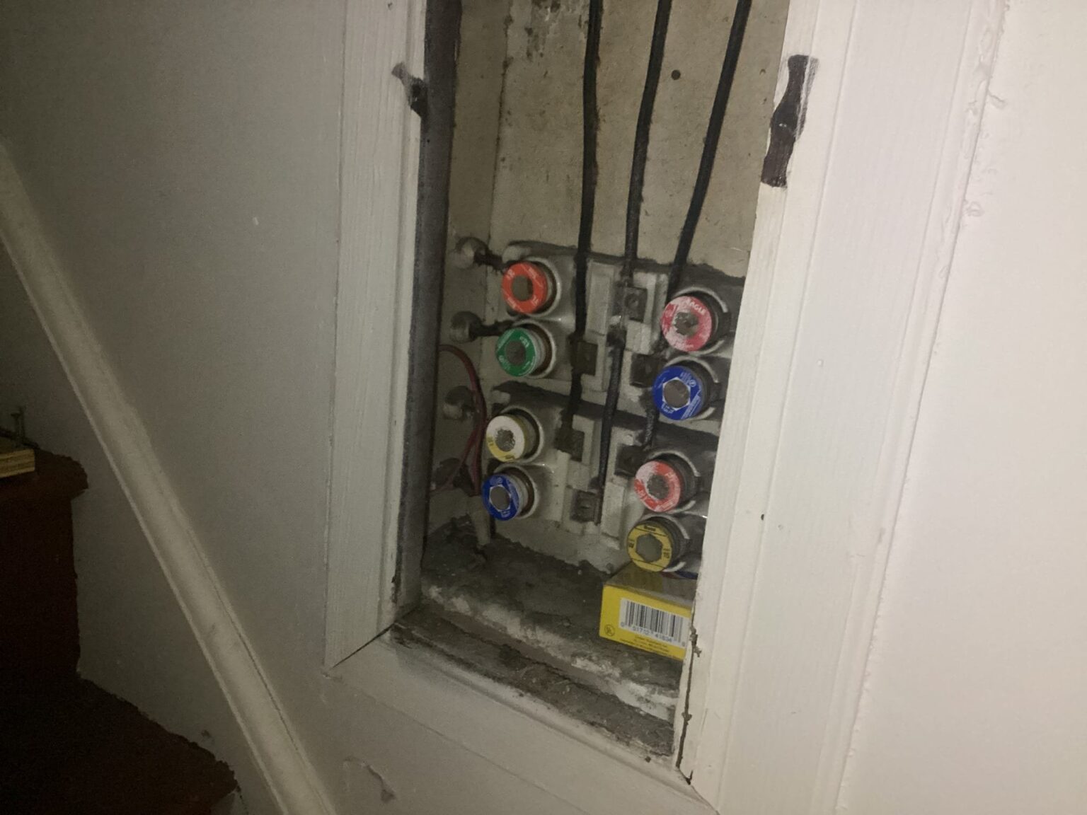 Fusebox: A Nostalgic Throwback to Electrical Systems of the Past - GEN3 ...